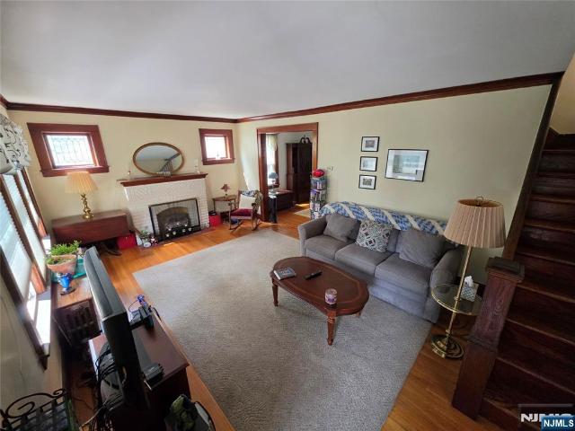 12 Brook Place