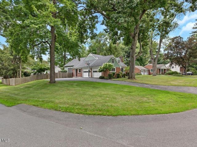 12 Brookside Drive