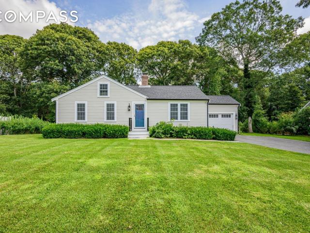12 Brattle Dr, Yarmouth Port, MA