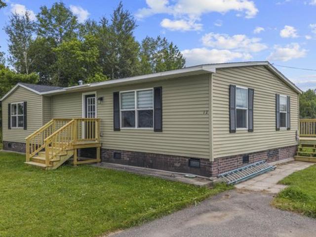 12 Bradstreet Rd, Vassalboro, ME 04989