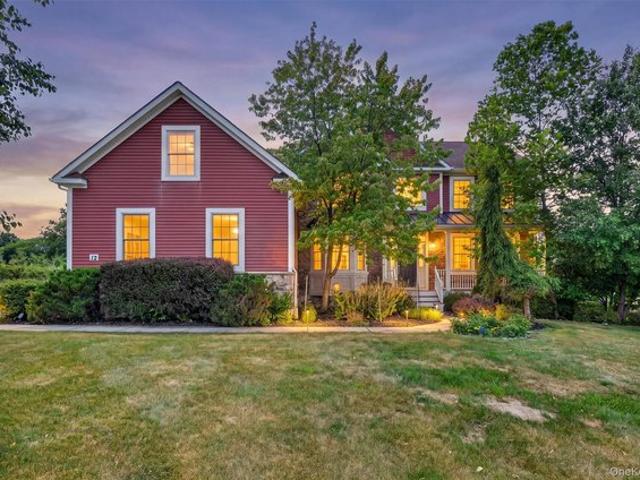 12 Brewster Ct, Washingtonville, NY 10992