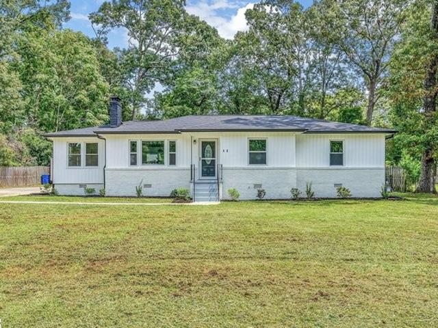 12 Brewster Dr, Taylors, SC 29687