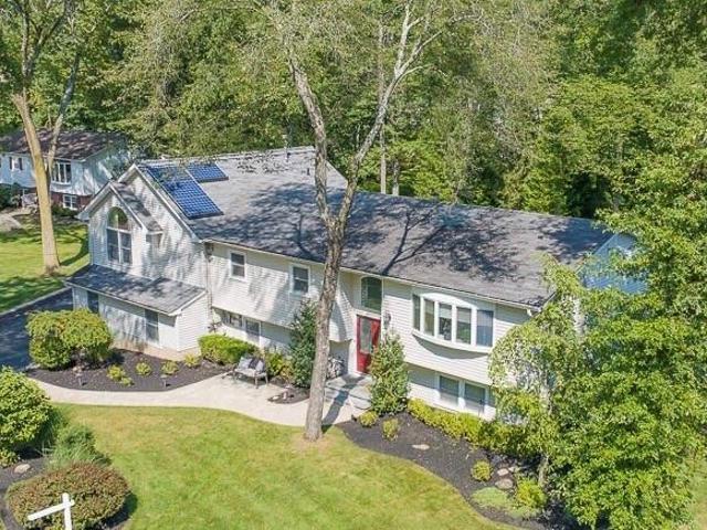 12 Brentwood Drive