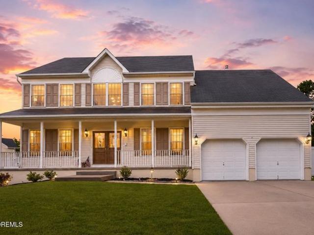 12 Brittany Dr, Bayville, NJ 08721