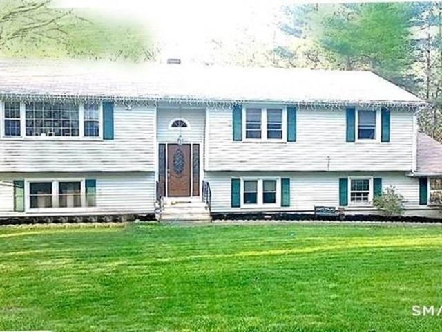 12 Briarwoods Ter, Trumbull, CT 06611