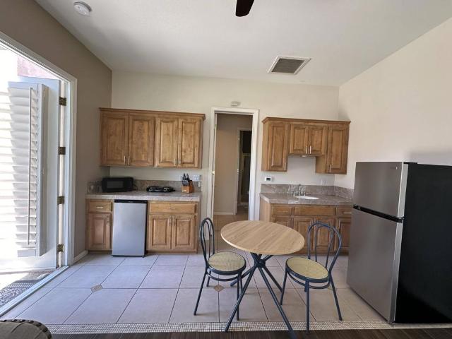 12 Buckingham Way Casita
