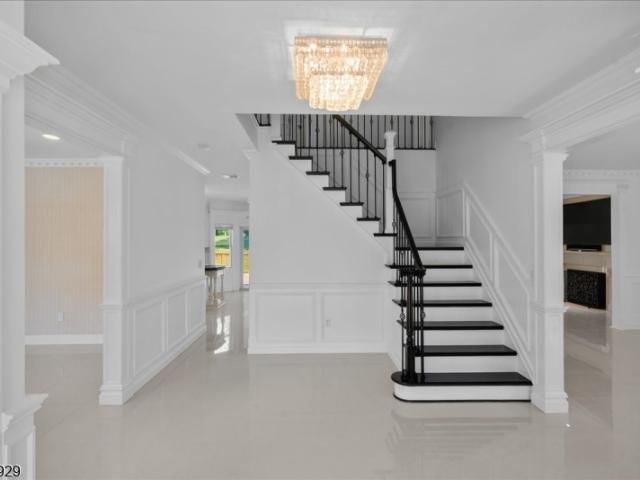 12 Byron Ct
