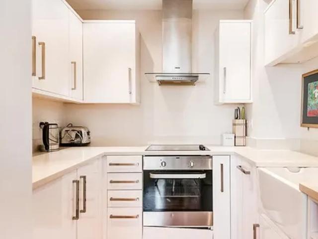 12 Campden Grove, London, W8 4JG, United Kingdom | 2 bed apartment for rent #140400102 | Rentberry