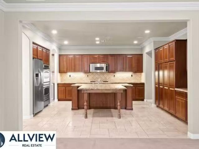 12 Caltrop Way