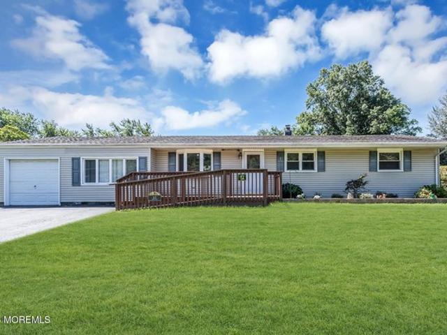 12 Carol Ln, Howell, NJ 07731