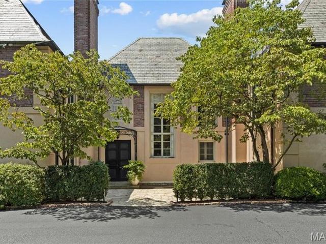 12 Carrswold Dr, Clayton, MO 63105