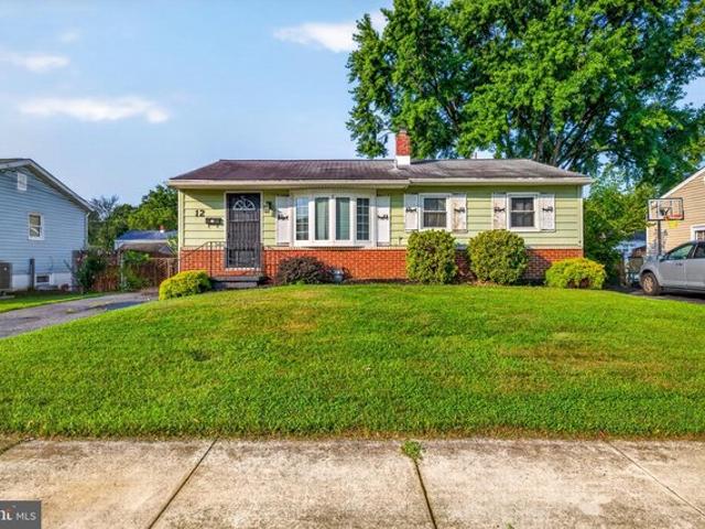 12 Caxton Dr, New Castle, DE 19720