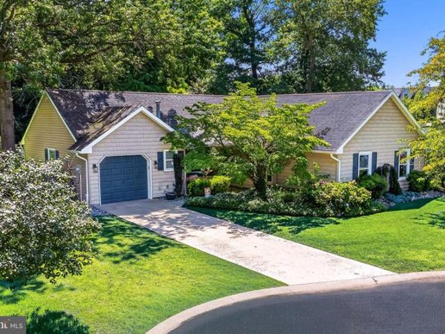 12 Champagne Ct, Swedesboro, NJ 08085
