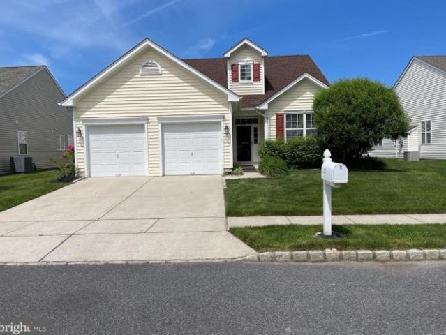 12 Chew Ln, Sewell, NJ 08080