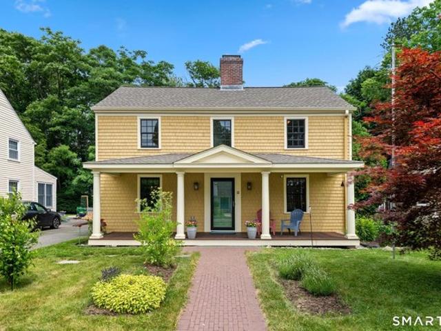 12 Cobbs Rd, West Hartford, CT 06107