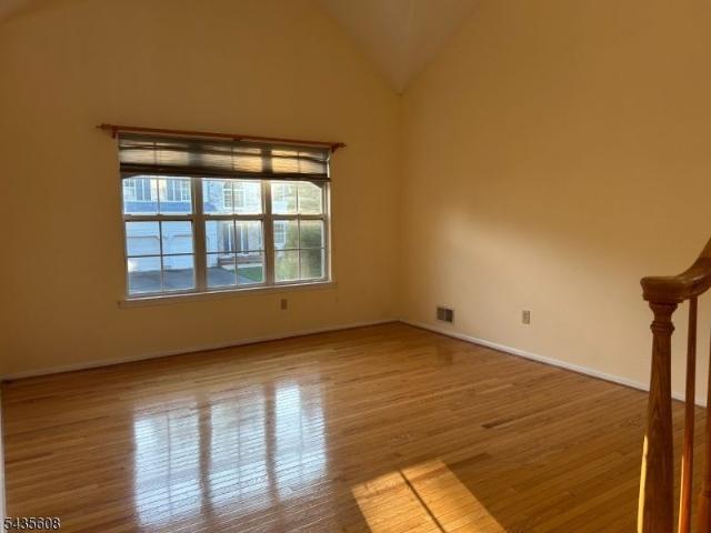 12 Colmart Way, Bridgewater Twp. Us, nj