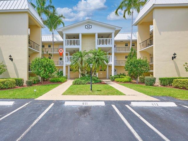 12 Colonial Club Dr Apt 202, Boynton Beach, FL 33435
