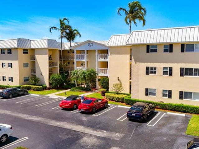12 Colonial Club Dr Apt 202, Boynton Beach, FL 33435
