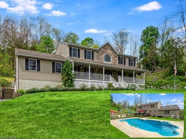 12 Cork Hill Rd, Ogdensburg, NJ 07439