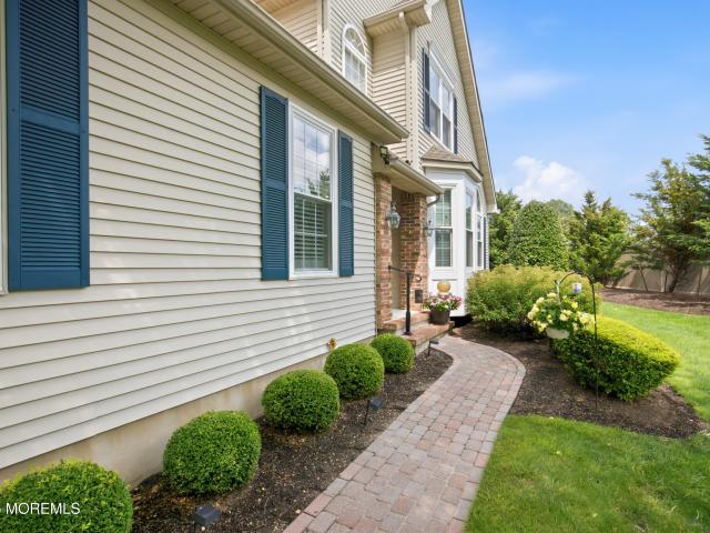 12 Courtyard Lane