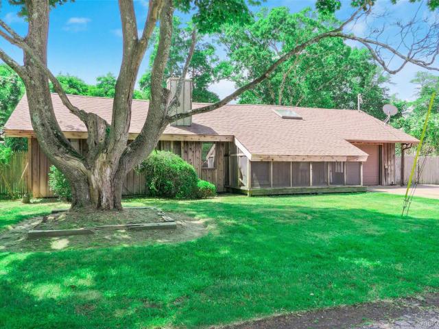 12 Clover Lane