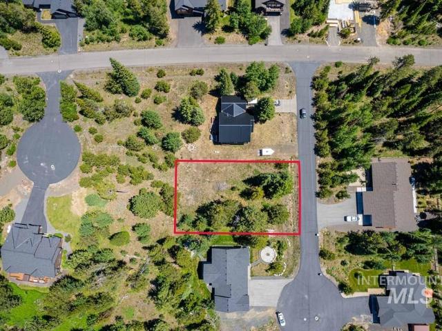 12 Cross Country Ct