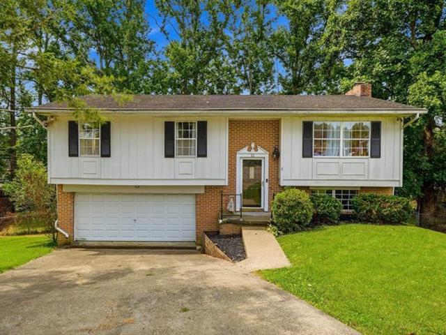 12 Crestridge Dr, Huntington, WV 25705
