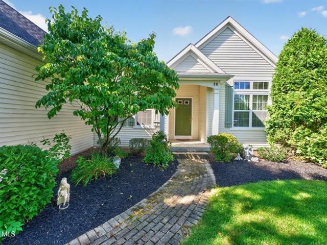 12 Danbury Ct, Clifton Park, NY 12065