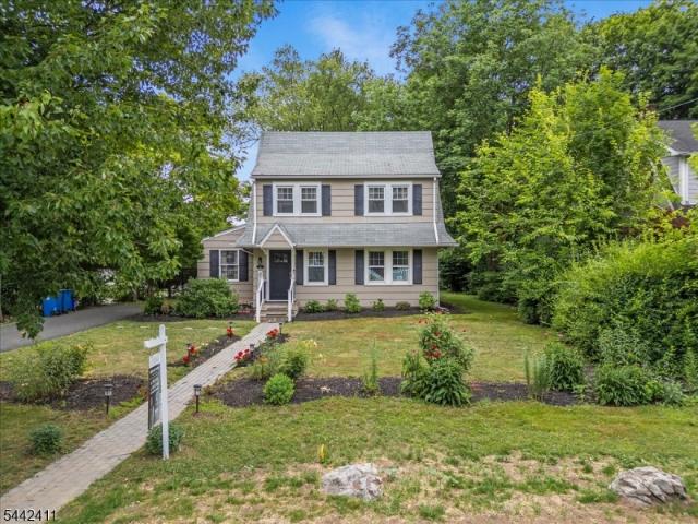 12 Dayton Cres