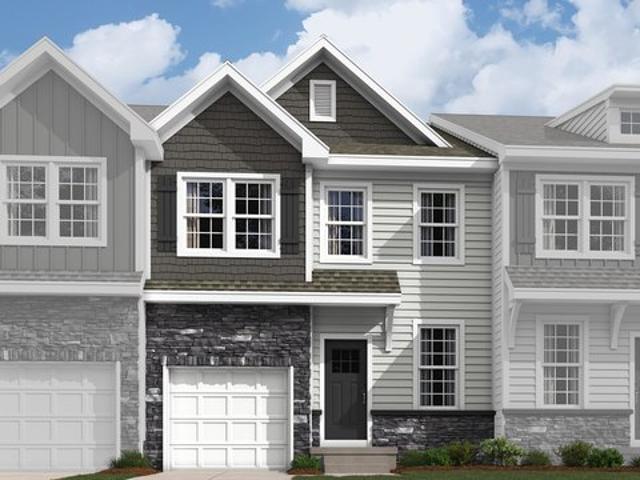 12 Denarski Dr, Sayreville, NJ 08872