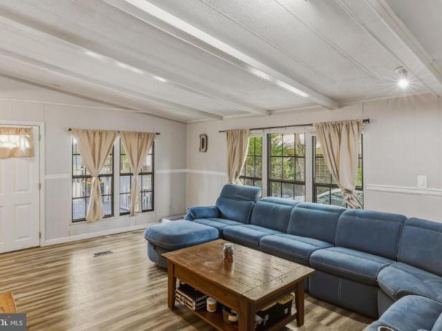 12 Dennis Place