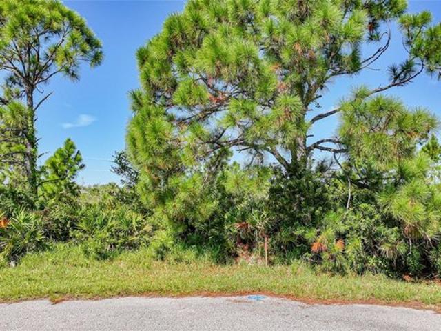 12 Dog Ct, Placida, FL 33946
