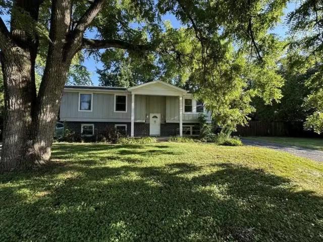 1/2 Duplex Batavia, IL 213 Lake St