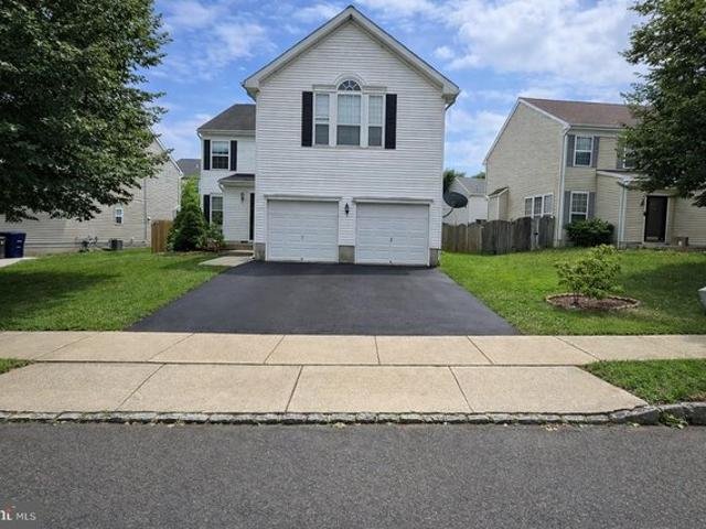 12 Durham Dr, Columbus, NJ 08022