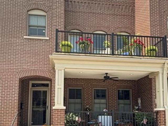 12 E Main St, Washington, MO 63090