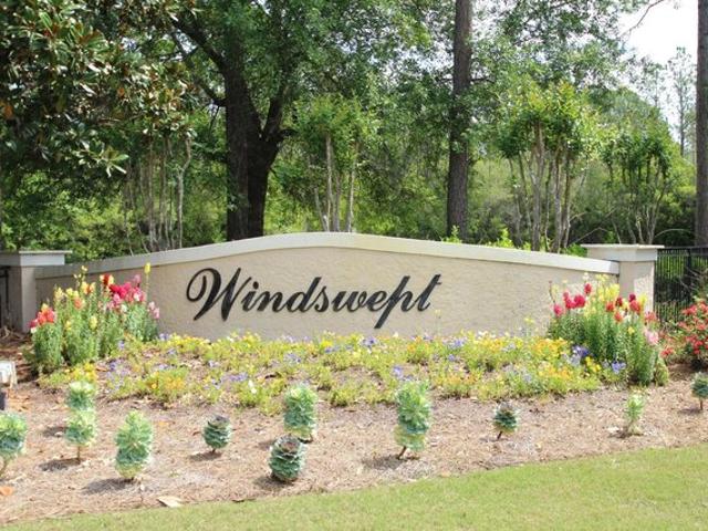 12 E Club House Dr, Freeport, FL 32439