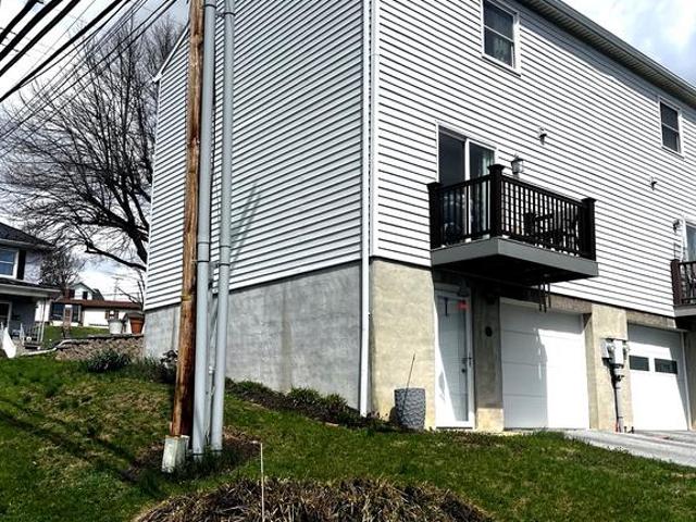 12 E Poplar Street
