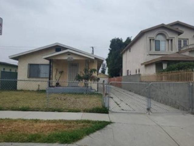 1/2 E 56th Street