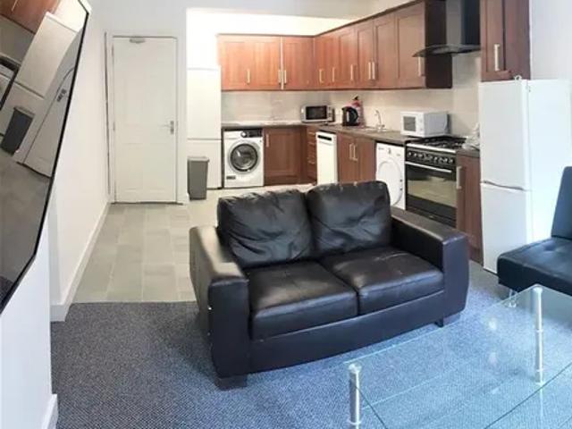 12 Egerton Road, Stockport, M14 6UE, United Kingdom | 7 bed apartment for rent #16539652 | Rentberry