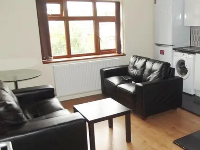 12 Egerton Road, Stockport, M14 6UE, United Kingdom | 4 bed apartment for rent #16540749 | Rentberry