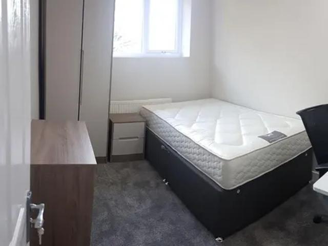 12 Egerton Road, Stockport, M14 6UE, United Kingdom | 4 bed apartment for rent #78345836 | Rentberry