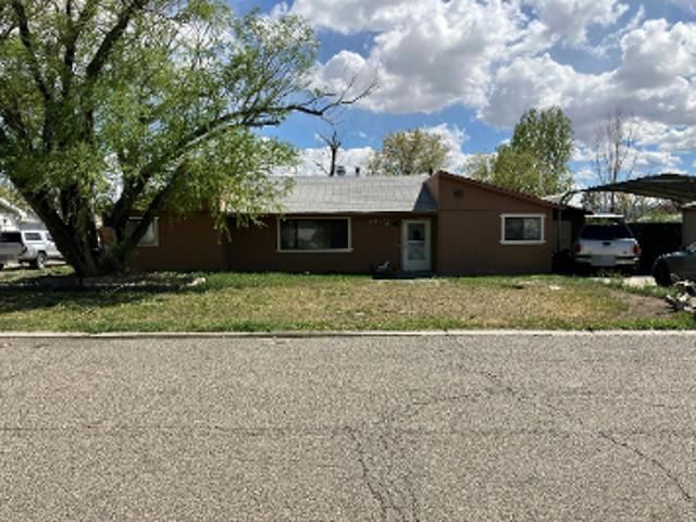 12 Elm Ave
