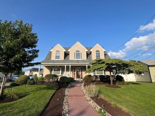 12 Elinor Ave, Stratford, NJ 08084