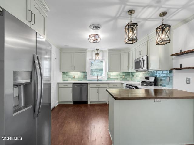 12 Ely Ct, Toms River, NJ 08757 | MLS #22601