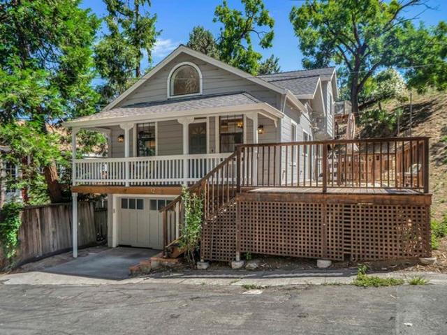 12 Erskine St, Port Costa, CA 94569