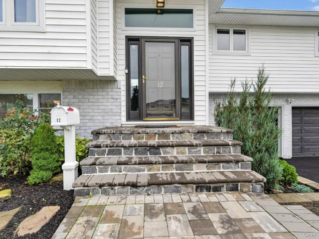 12 Farmstead Road