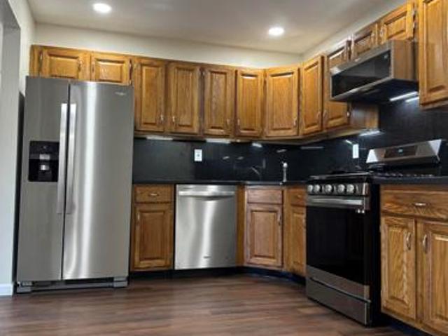 12 Feiler Ct, Lawrenceville, NJ 08648