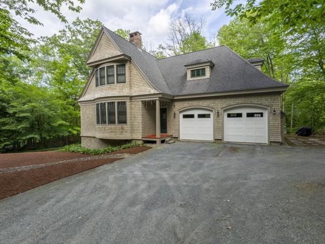 12 Fernwood Ln, Grantham, NH 03753