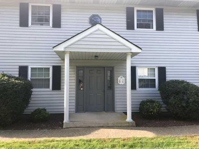 12 Field Ct Apt J, Fishkill, NY 12524