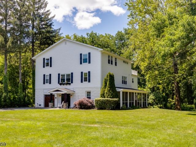 12 Forest Ave